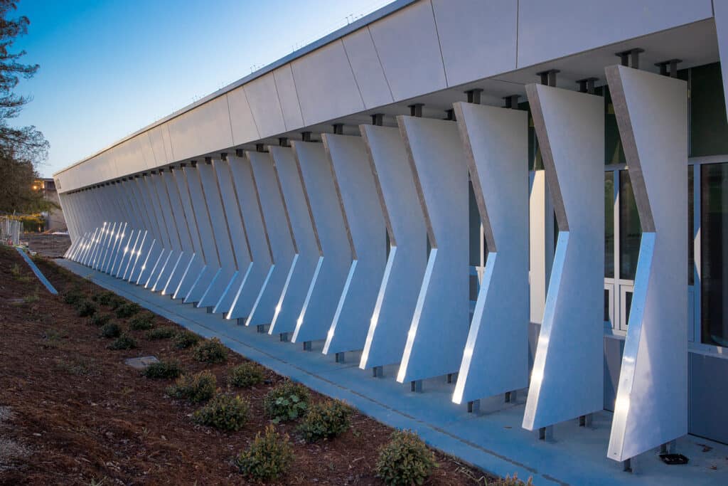 4V4A1274 — FlexFacades by Structurflex