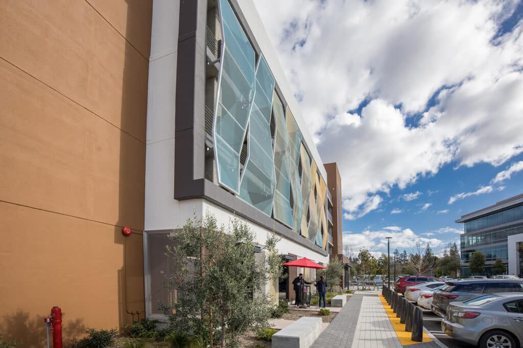 4V4A1055 — FlexFacades by Structurflex