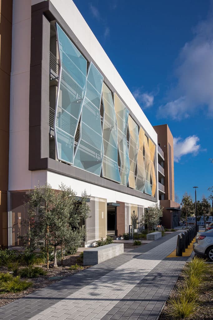 4V4A1146 — FlexFacades by Structurflex