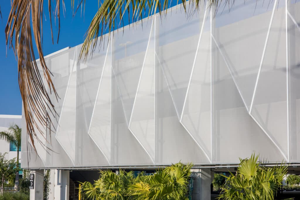 4V4A1819 — FlexFacades by Structurflex